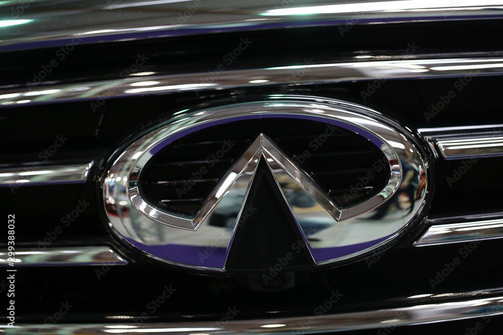 Infiniti Car Logo