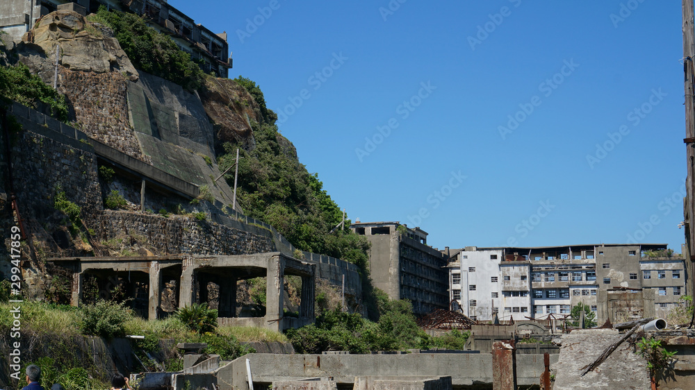 Foto de Gunkanjima is an abandoned city of a coal miners on the Hashima ...