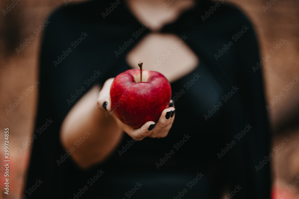 Temptation Apple