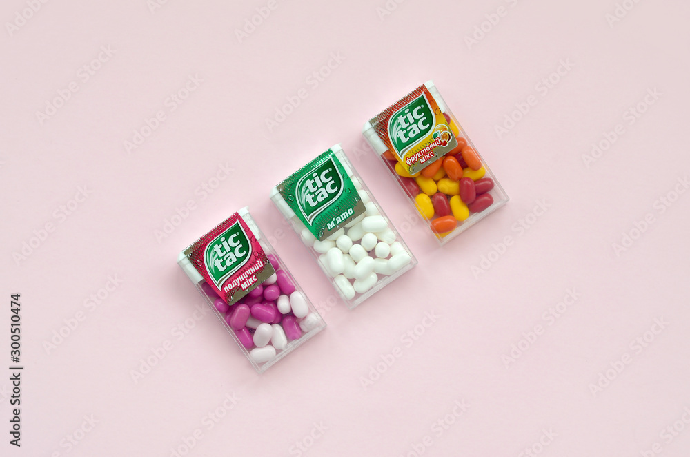 Foto de Many Tic Tac Candy packages. Tic tac is popular due its minty ...