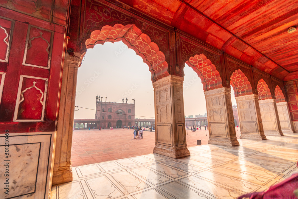 The red Jama Mosque (Masjid Jahan Numa), built in the 17th in Mughal ...