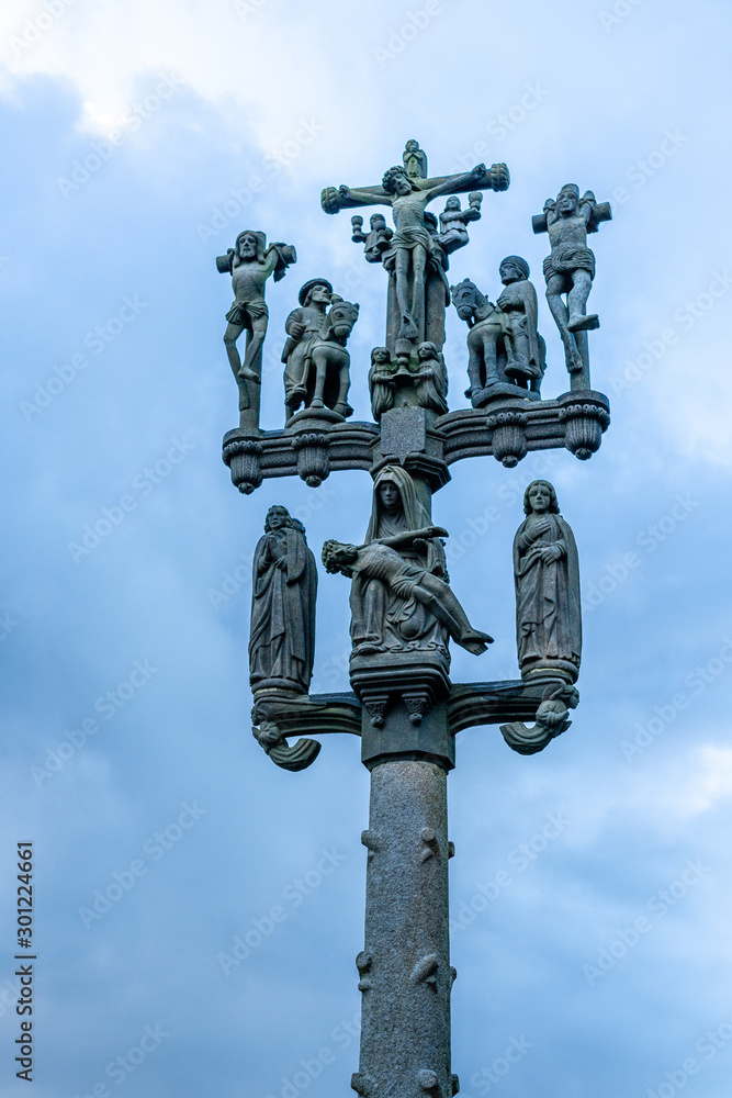 F, Bretagne, Finistère, Pfarrbezirk (enclos paroissial), Locmélar, Kalvarie, Kreuzigungsgruppe ...