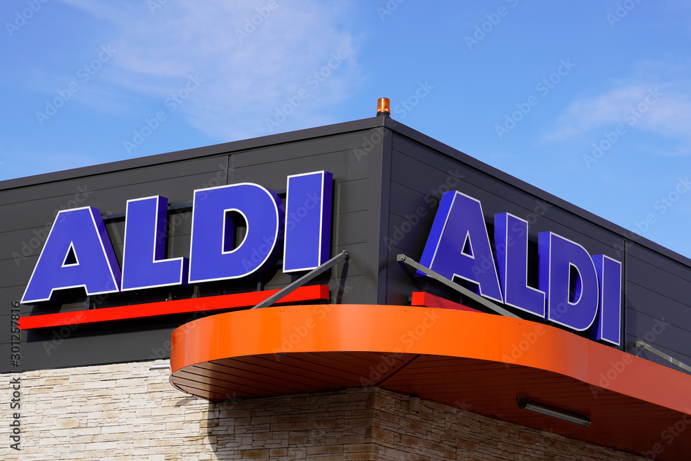 Foto de ALDI signage logo shop leading global discount store ...