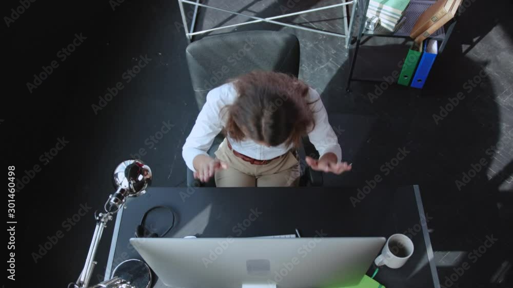 Frustrated young woman business in distress having trouble at work ...