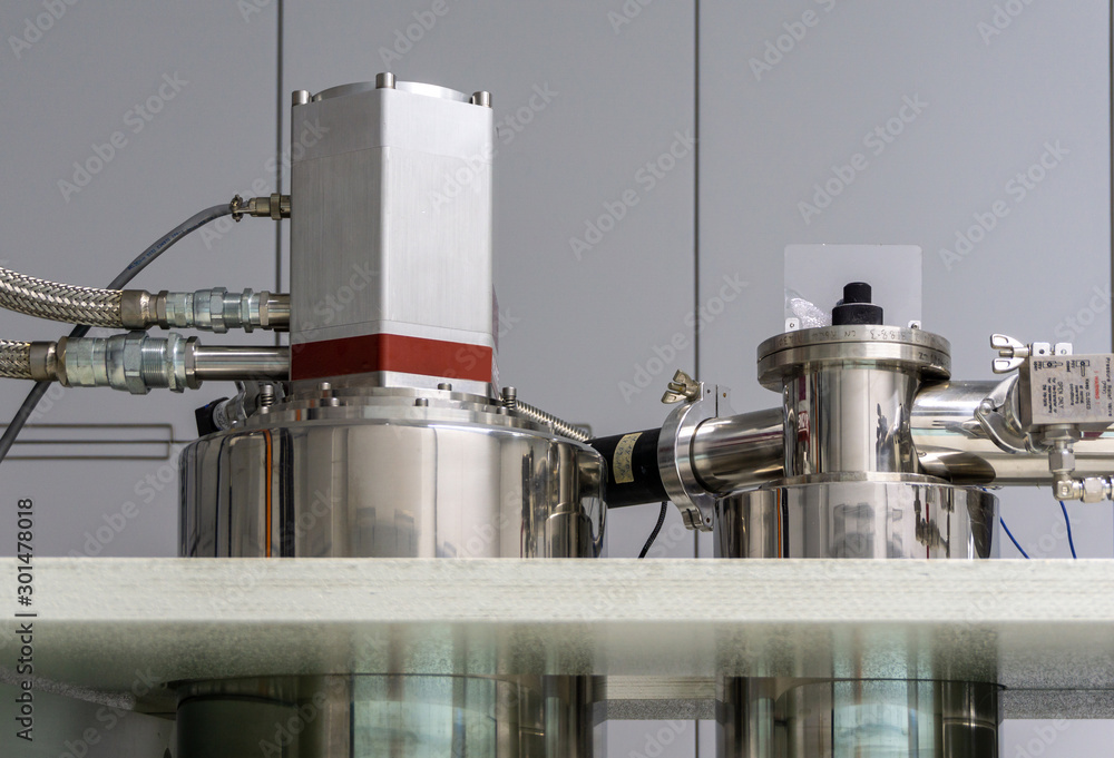 cooling unit of an mri - cold head for helium cooling Stock Photo ...