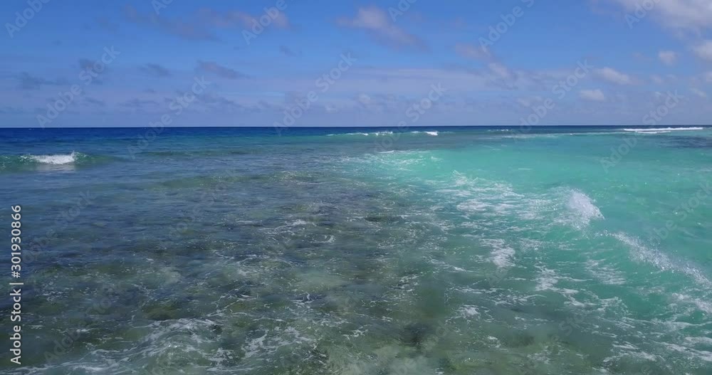Bora Bora, French Polynesia - Witness The Beauty Of The Shallow Clear ...