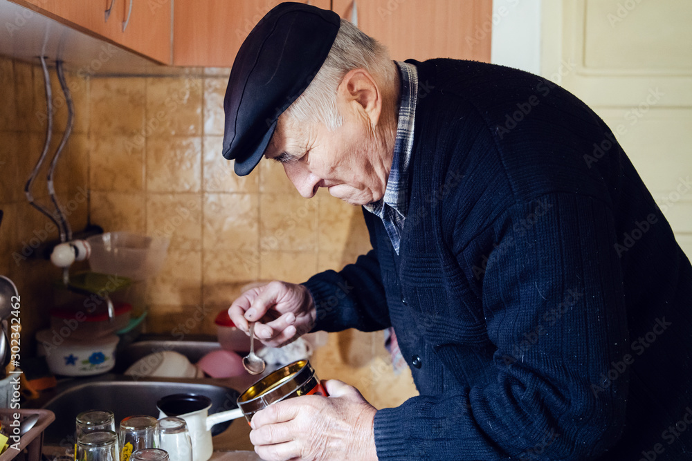 Foto de Senior man grandfather old pensioner farmer wearing black ...