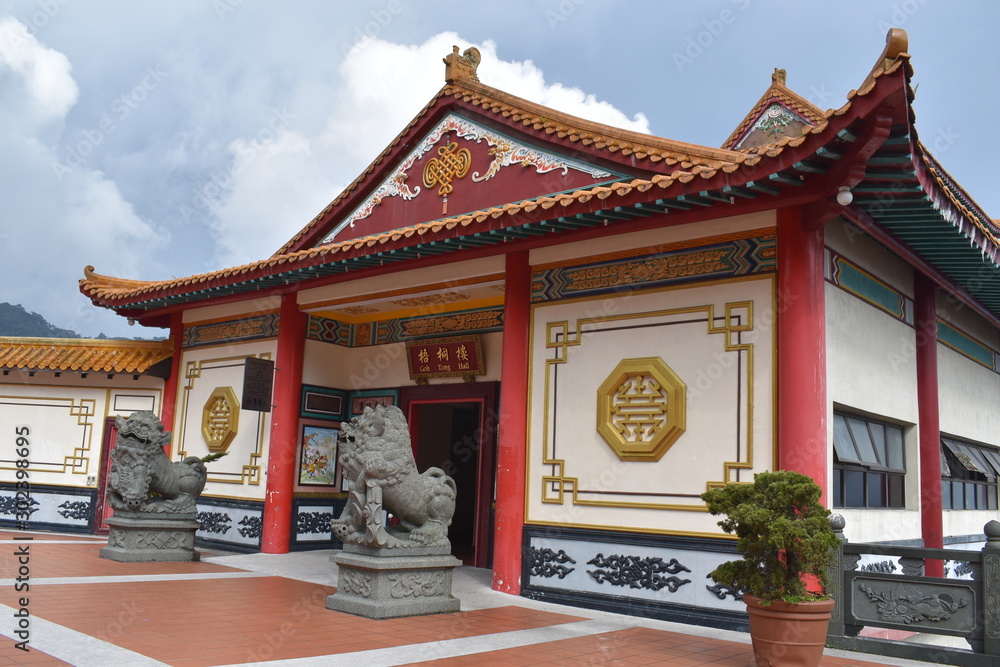 Foto de chin swee temple chinese architecture view with blue sky do ...