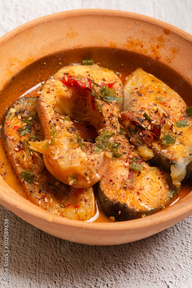 Ca Loc Kho To - A traditional way to roasted fish in earthenware in ...
