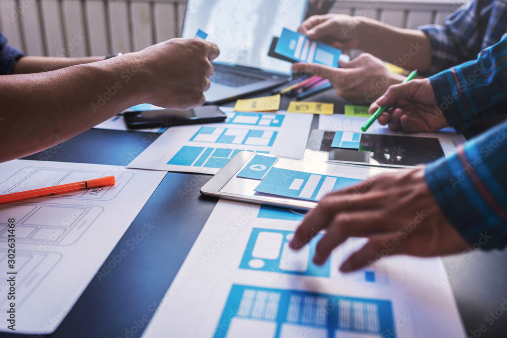 Graphic mobile user experience design teamwork help to design new job ...