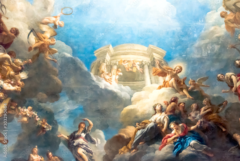 Foto de VERSAILLES PARIS, FRANCE - April 18 : Ceiling painting in ...