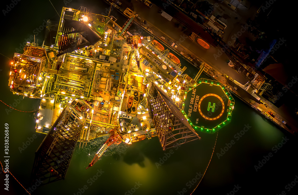 Foto de Image of Jack Up Drilling Rig top view. A mobile offshore ...