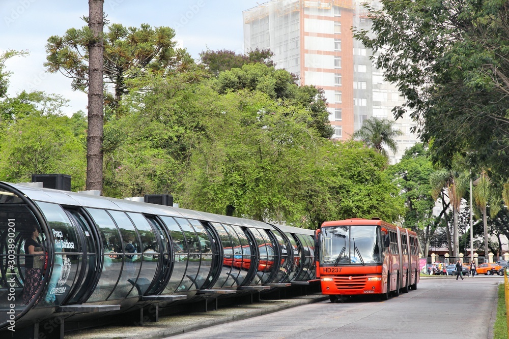 Foto de CURITIBA, BRAZIL - OCTOBER 7, 2014: People ride city bus in ...