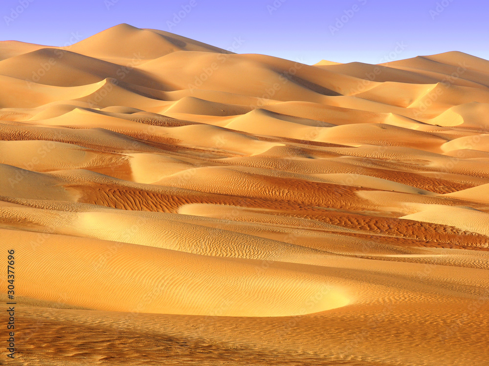 Vast desert Scene in Liwa Desert, Empty Quarter, Abu Dhabi Stock Photo ...