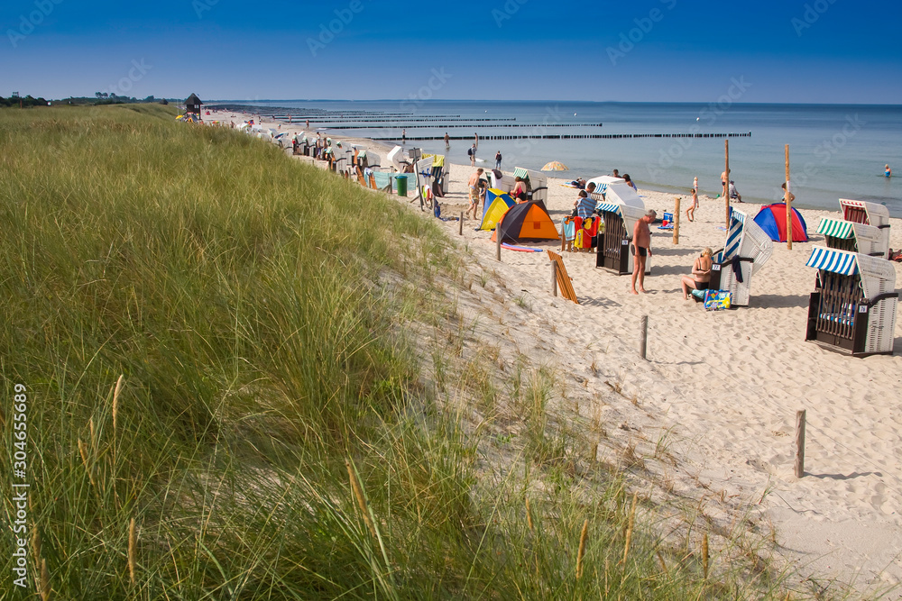 Beach in Prerow, the sea spa town at the Darss, peninsula Fischland ...