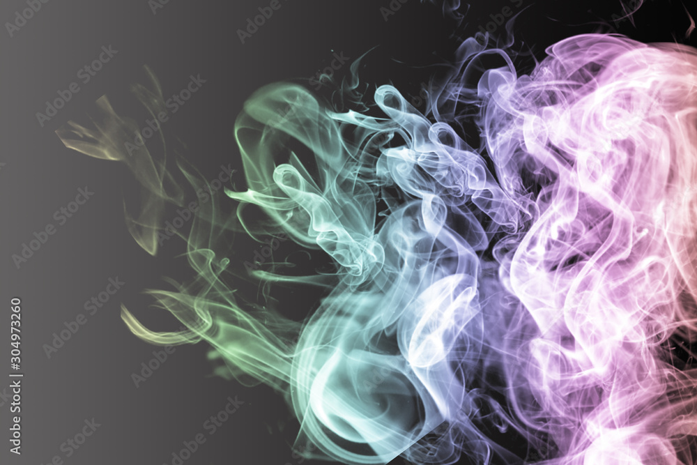 Fondo negro con humo de colores. Stock Illustration | Adobe Stock