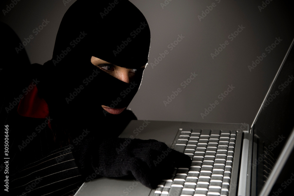 Symbolbild Hacker Stock Photo | Adobe Stock