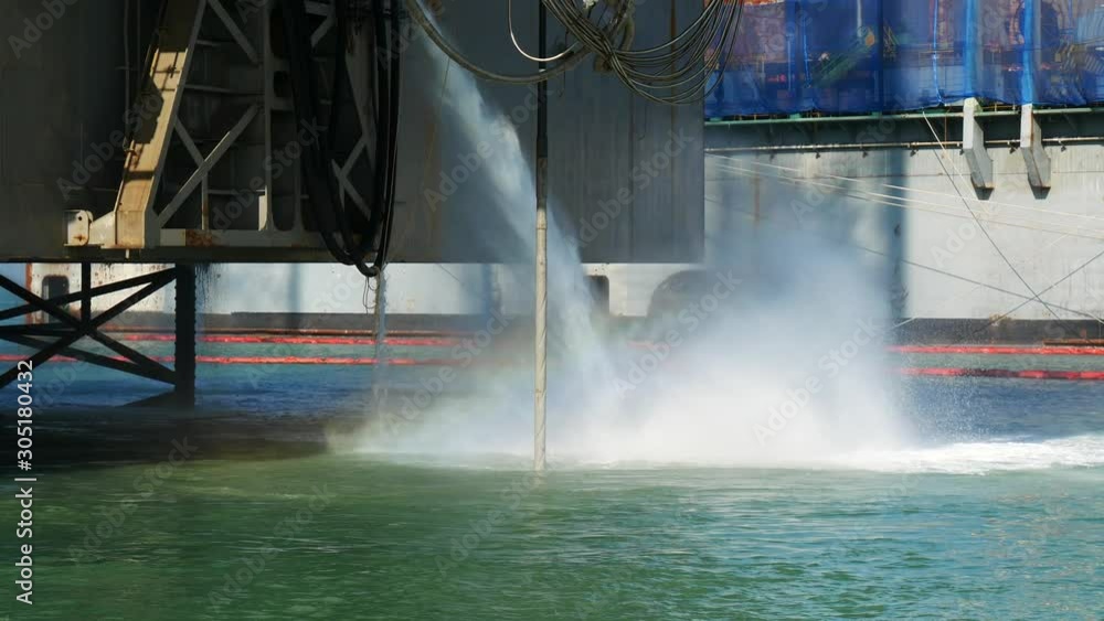 Vidéo Stock Performing integrate acceptance test (IAT) to test power ...