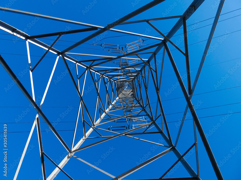 Torres electricas; estructuras de ingeniería que se utilizan para ...
