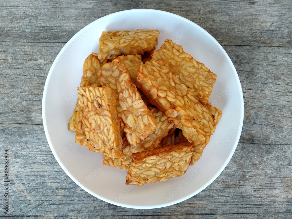 Traditional indonesian culinary food. Makanan Tempe Goreng Indonesia ...