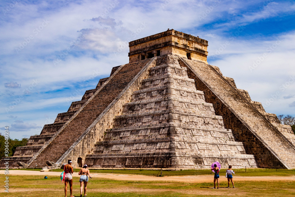 Pirámide Maya Stock Photo | Adobe Stock