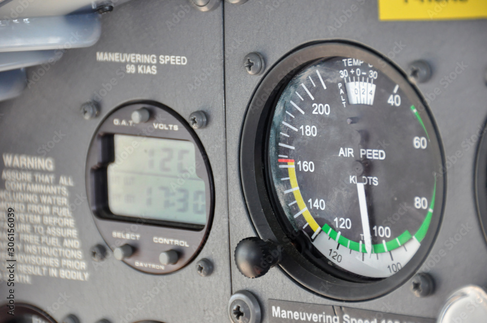 Time and airspeed indication in knots, anemometer onboard the flight ...