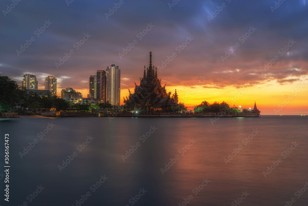 The castle in Pattaya city is characterized by the beauty of art. And ...