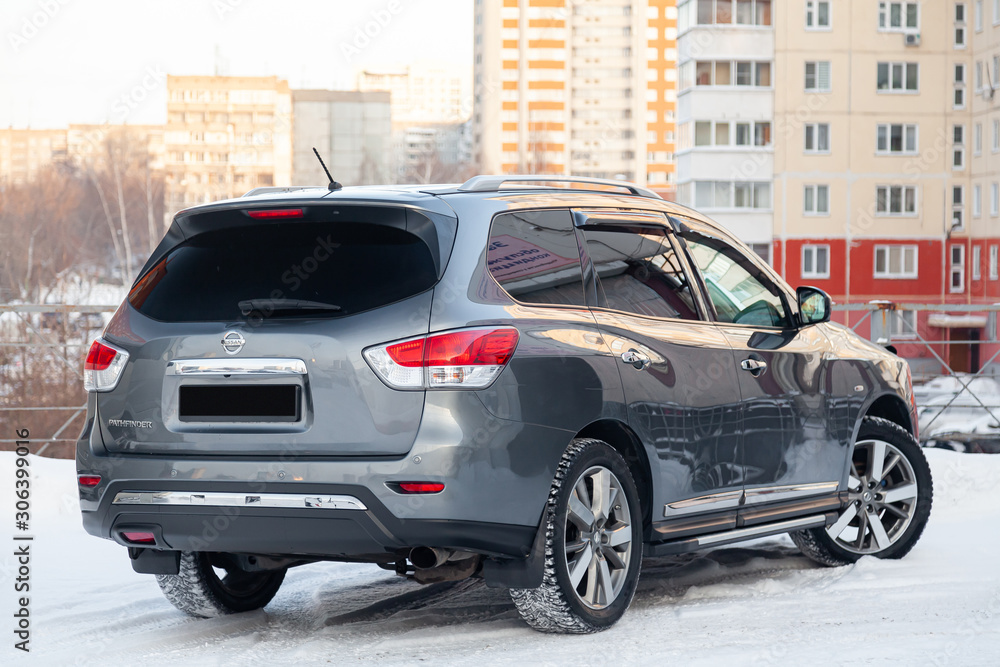 Gray Nissan Pathfinder 2015 year rear view with dark black interior in ...
