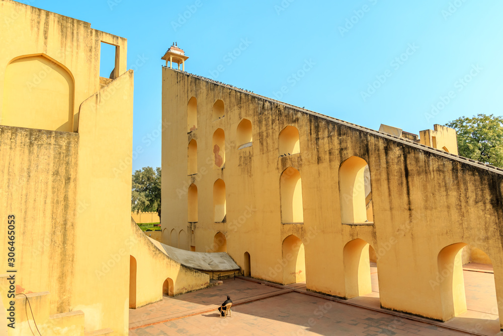 The Samrat Yantra - the world's biggest sundial, at Jantar Mantar in ...