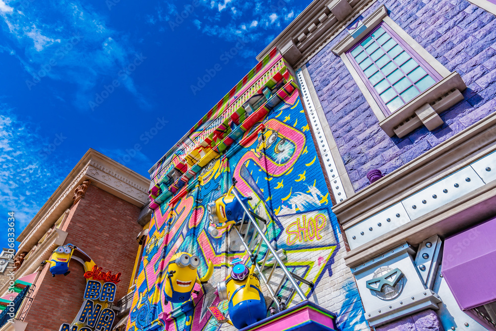 Foto de OSAKA, JAPAN - AUGUST 12, 2018: Photo of "FUN STORE at MINION ...