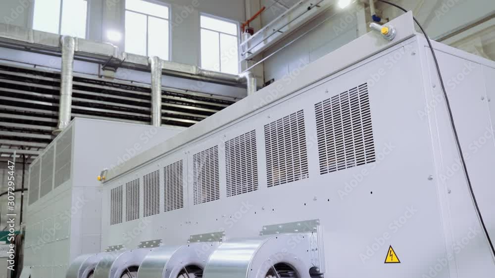 Vidéo Stock Turbine engines mounted on the rear wall of the transformer ...