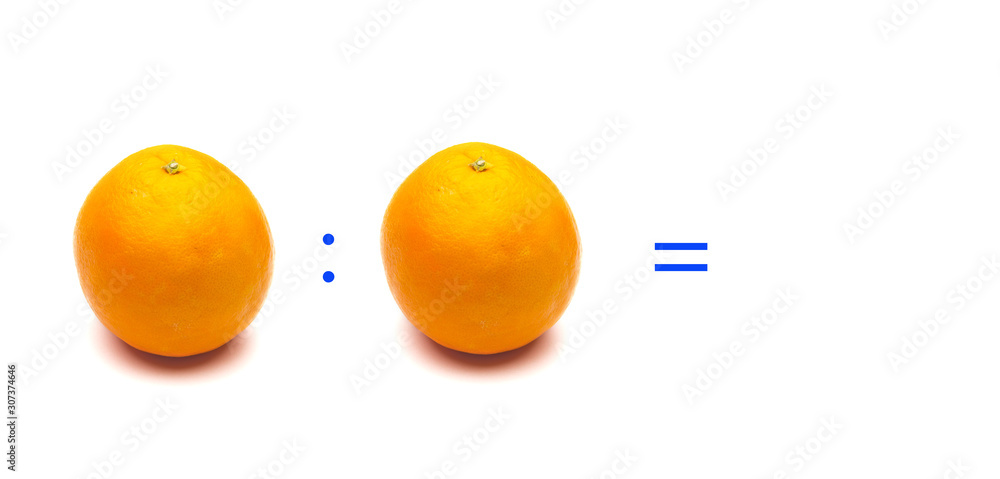 Sumas y operaciones matemáticas sencillas con naranjas Stock Photo ...