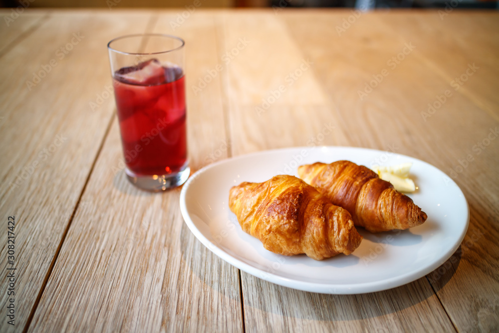 朝食のパンとグレープジュース Stock Photo | Adobe Stock