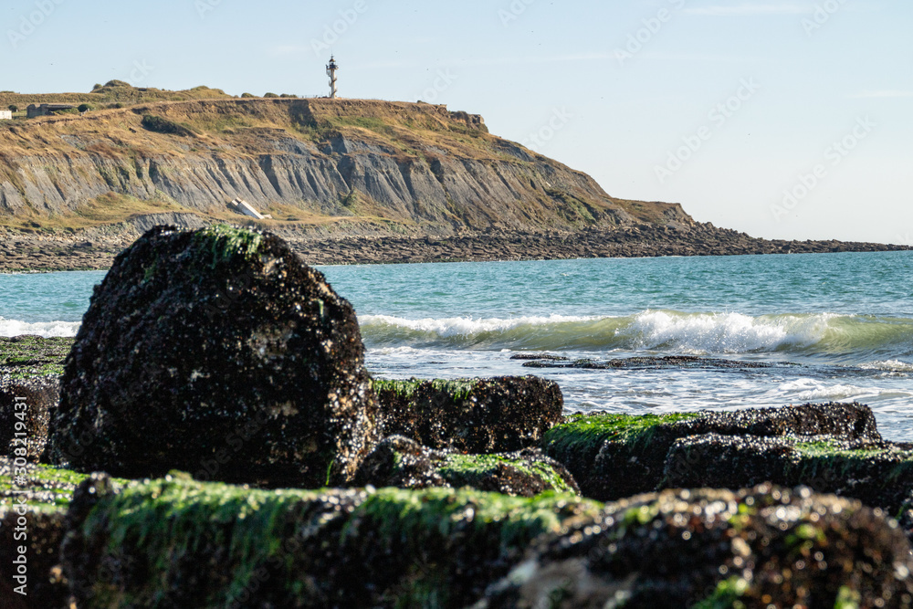 Le Cap d'Alprech depuis l'îlot du Fort de l'Heurt - Le Portel Stock 写真 ...