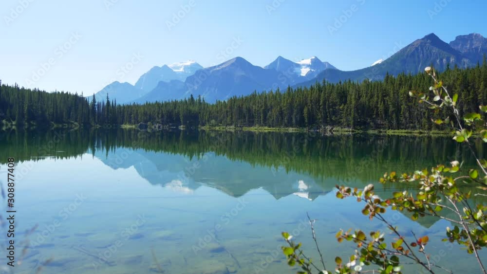 Video „summer clear peace lake view with beautiful mountain range and ...