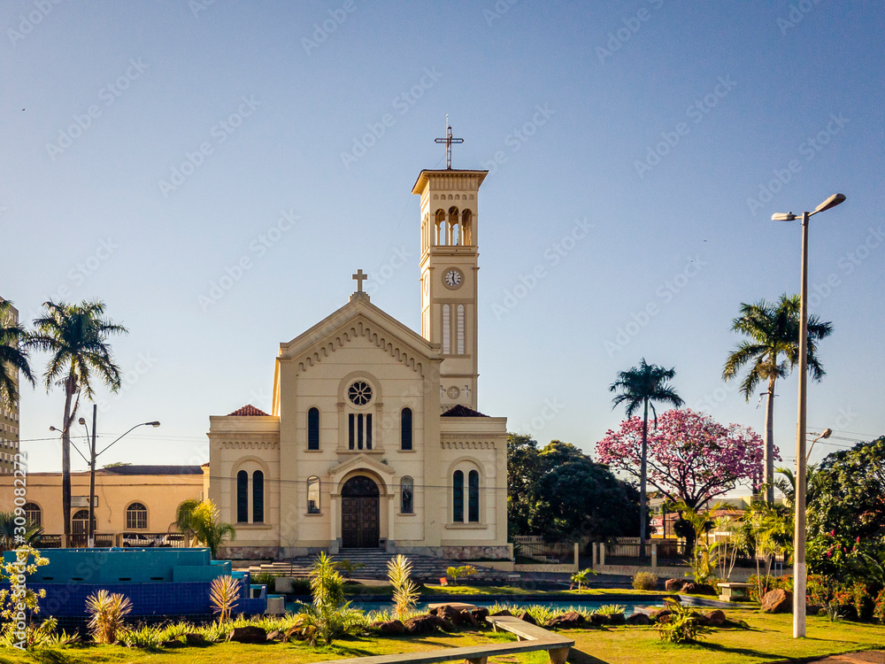 Foto de Catedral de São Jose, em Ituiutaba, Minas Gerais, Brasil. do ...