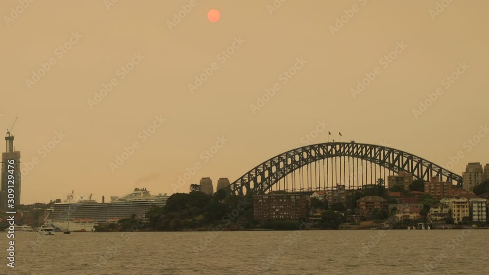 Smog and air pollution in Sydney city around Major landmarks on shores ...