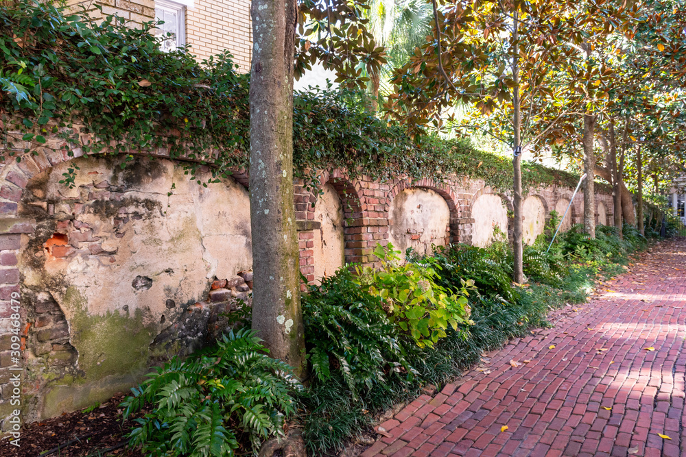 Walkway detail showing the variety of traditional southern hardscape ...