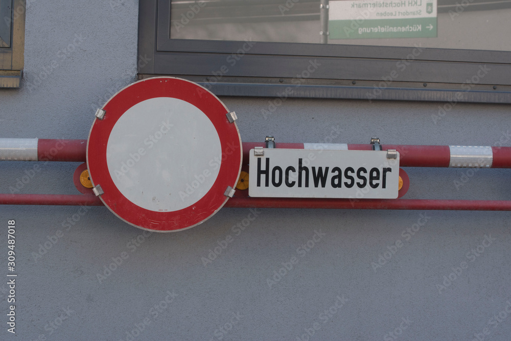 schild hochwasser Stock Photo | Adobe Stock
