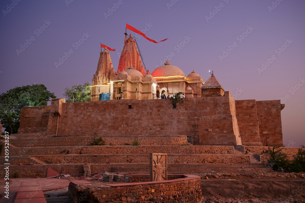 Hindu temple at Cape Shree Koteshwar Mahadev Mandir Koteshvar,Gujarat ...