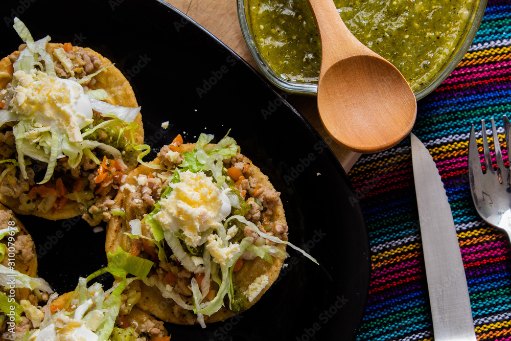 Comida típica sopes de picadillo tipico mediano acercamiento Stock ...