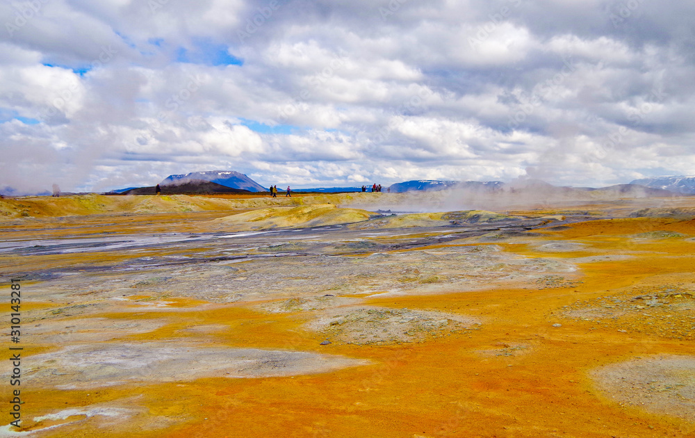 Foto de Supernatural landscape at geothermal field Mars like site ...