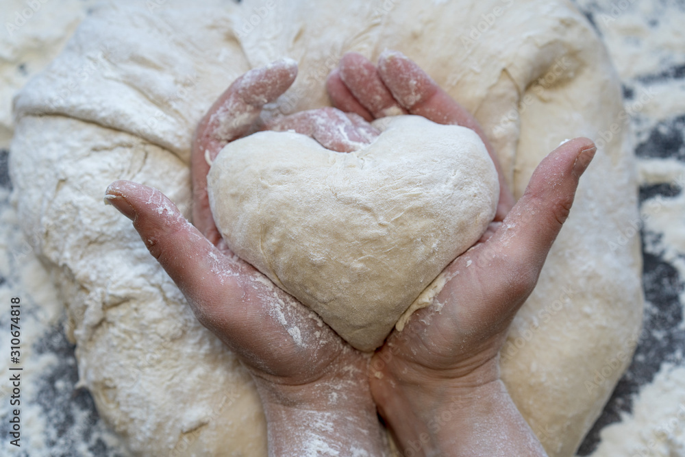 Mit Liebe backen Stock Photo | Adobe Stock