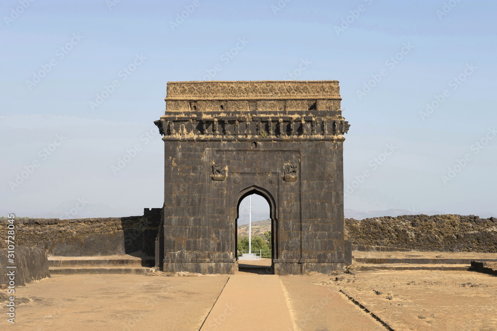 Entrance gate to Chatrapati Shivaji Maharaj Samadhi, Raigad Fort ...