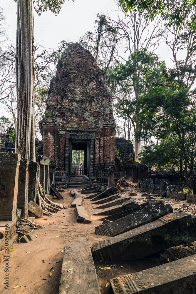 Prasat Krahom