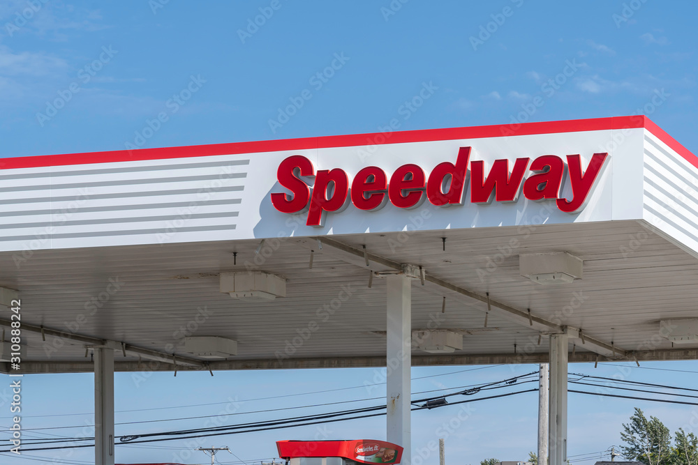 Buffalo, New York, USA - September 22, 2019: Sign of a Speedway gas ...