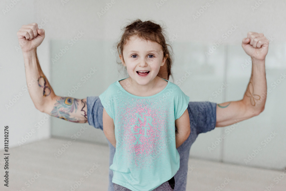 Starkes Kind Stock Photo | Adobe Stock