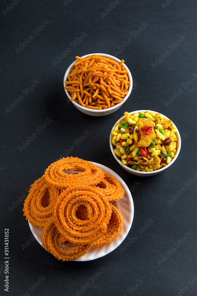 Indian Snack : Chakli, chakali or Murukku and Besan (Gram flour) Sev ...