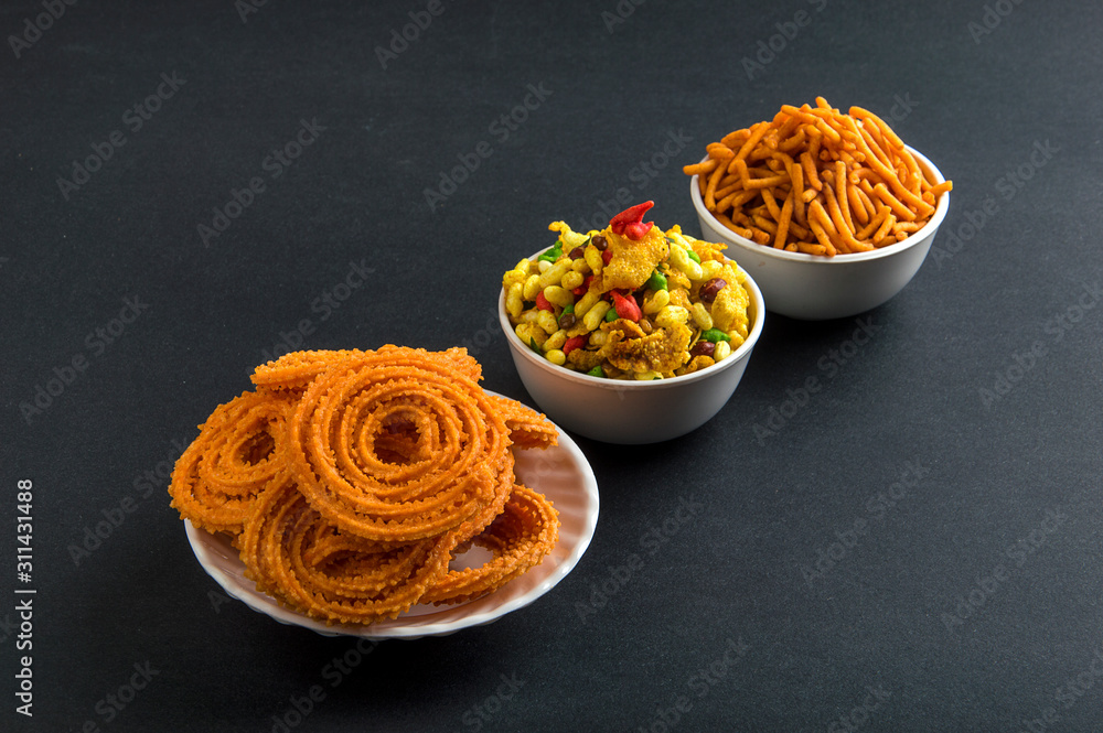 Indian Snack : Chakli, chakali or Murukku and Besan (Gram flour) Sev ...
