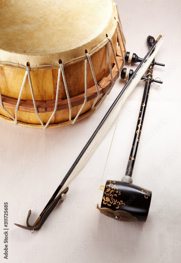 Foto de Korean traditional gifts and Haegeum. Haegeum is a Korean ...